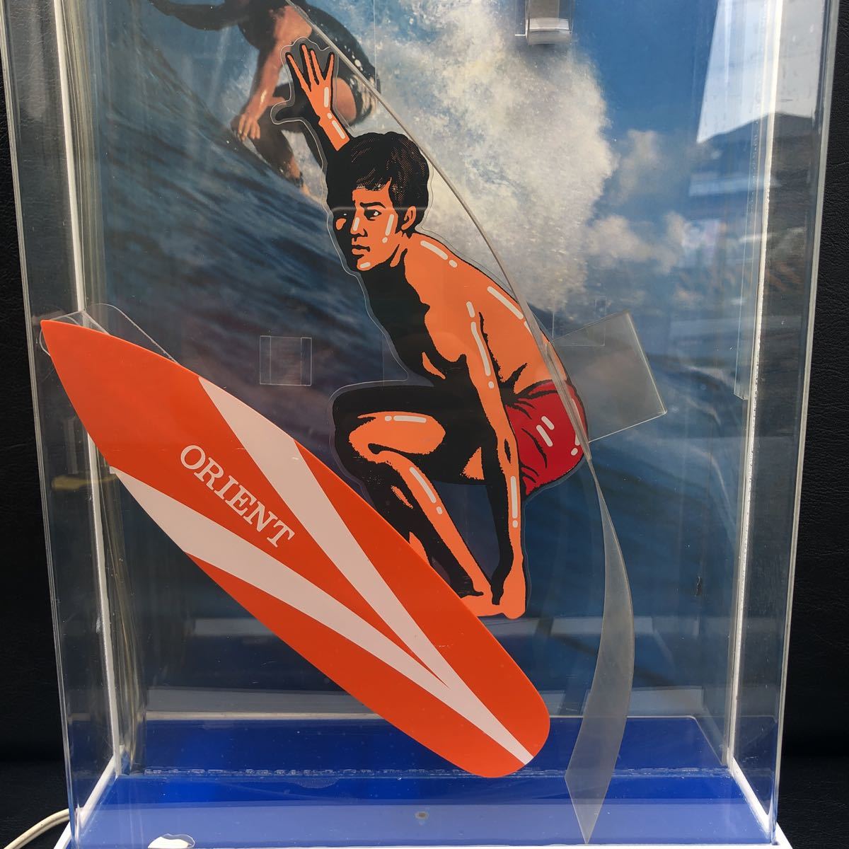 昭和レトロ オリエント時計 ORIENT 店頭販促用ディスプレイ台 サーフィン 通電確認のみジャンク扱い 高さ約51cm(その他)｜売買されたオークション情報、yahooの商品情報をアーカイブ ...
