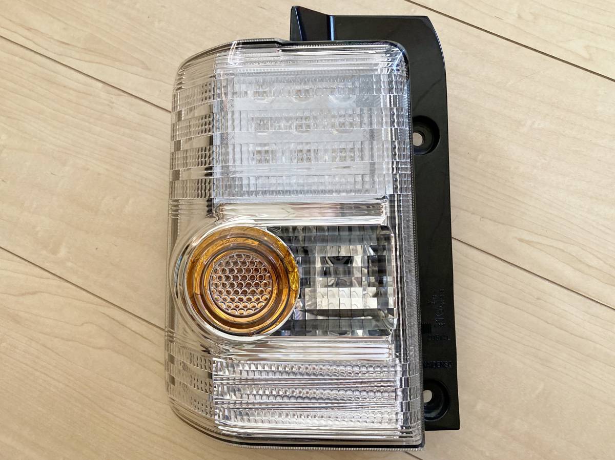 ダイハツ ムーヴコンテ 純正 LED テールランプ テールライト 左側 L575S L585S 後期 クリアテール 81560-B2500 ...