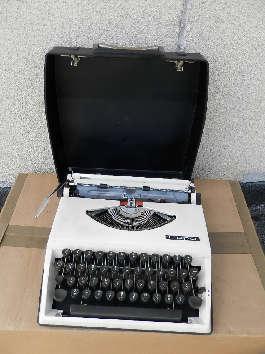 タイプライター TIPPA T-A オランダ製 昭和レトロタイプライター(タイプライター)｜売買されたオークション情報、yahooの商品情報を ...