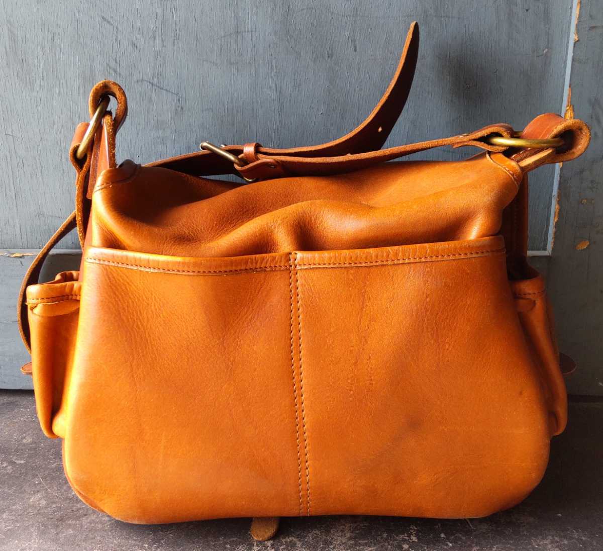 ビンテージ layrolle レトロ 革鞄 レザーバッグ カメラバッグ フランス製 アンティーク 本革 ショルダーバッグ(ショルダーバッグ)｜売買されたオークション情報、yahooの商品情報を ...