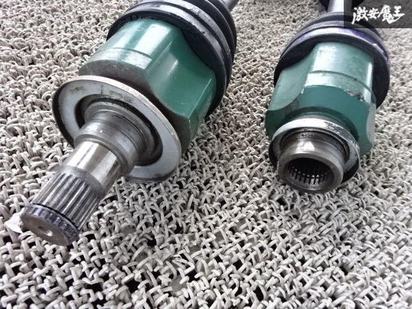 三菱純正 CP9A ランサーエボリューション5 ランエボ5 リア ドライブシャフト 左右 セット 訳有 棚1D12(三菱用)｜売買されたオークション情報、yahooの商品情報をアーカイブ公開 ...