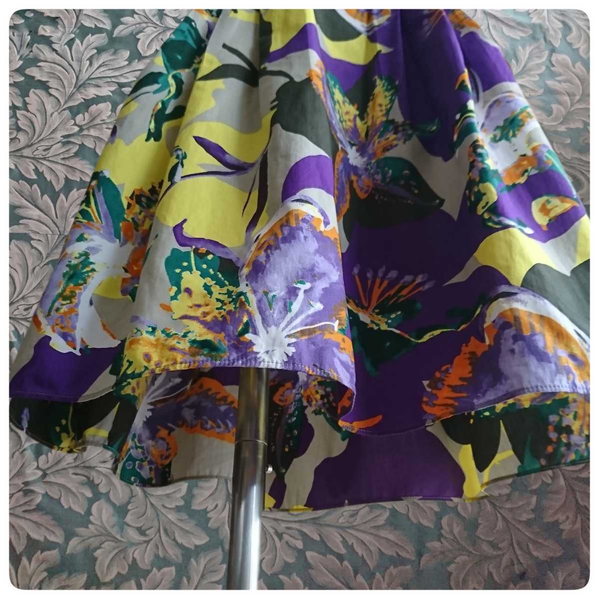 マックスマーラ フラワープリント タックギャザースカートサイズ40 MaxMara STUDIO(スカート)｜売買されたオークション情報、yahooの商品情報をアーカイブ公開 - オークファン ...