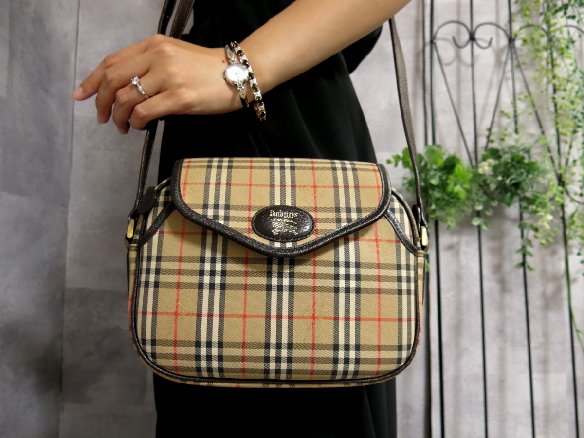 BURBERRY バーバリー ノバチェック ナイロン キャンバス レザー 本革 ショルダー バッグ ベージュ 茶 ヴィンテージ Js20138(ショルダーバッグ)｜売買されたオークション情報 ...