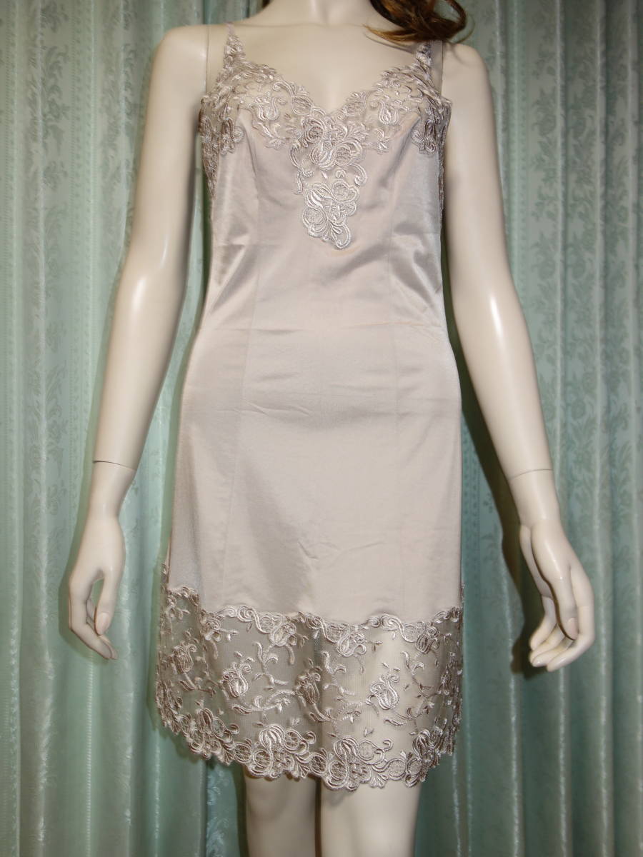 S19 送料100円 ワコール 幅広レース 大人色のスリップ B80(Mサイズ)｜売買されたオークション情報、yahooの商品情報をアーカイブ公開 - オークファン（aucfan.com）