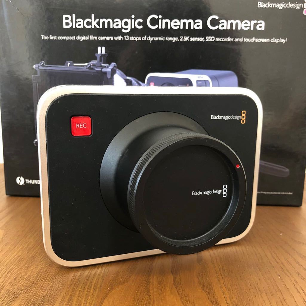 BlackmagicDesign シネマカメラ Blackmagic Cinema Camera EFマウント 2.5Kイメージセンサー 5inchタッチスクリーン CINECAM26KEF ...