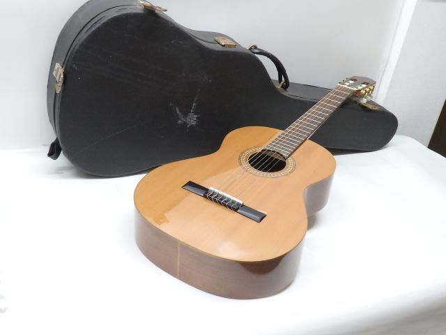 Raimundo レイモンド Model 104 クラシックギタートップ単板 HC付 ¶ 63C72-15(本体)｜売買されたオークション情報 ...