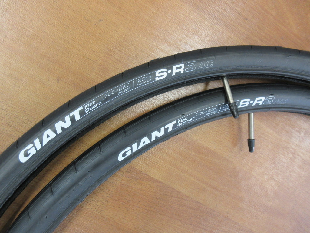 GIANT S-R3 700x28C タイヤ2本/チューブ付き 未走行品(700C（クリンチャー、WO）)｜売買されたオークション情報 ...
