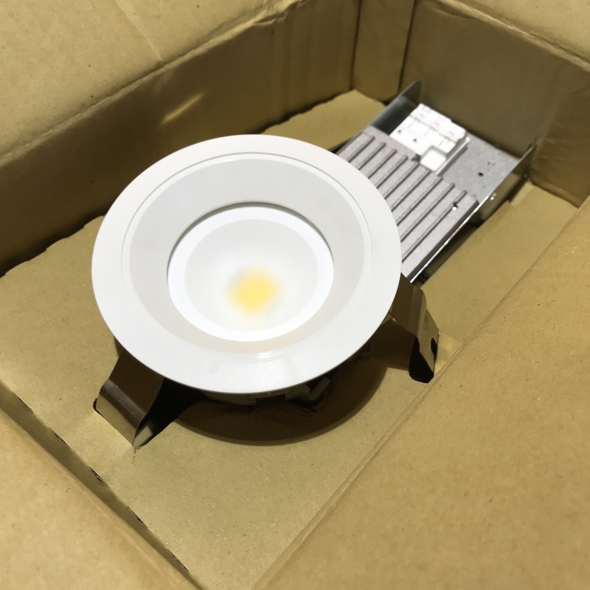 LEDD-09011ML-LS9K 東芝 LEDダウンライト φ100 電球色(ダウンライト)｜売買されたオークション情報、yahooの商品情報をアーカイブ公開 - オークファン（aucfan ...