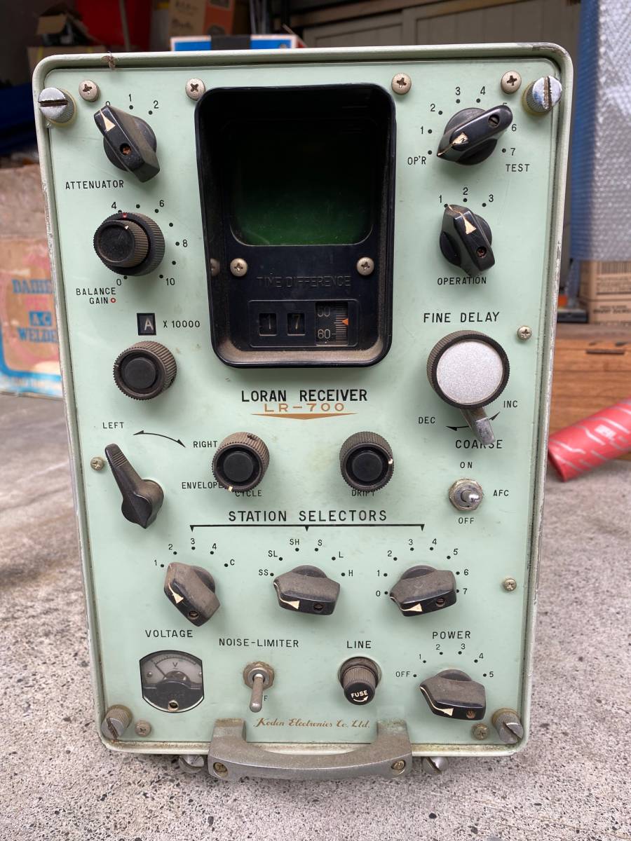 動作未確認 LORAN RECEIVER LR-700 ロランC ロラン受信機 電波航法装置 昭和レトロ アンティーク 船舶 航空 舟 漁船 ...