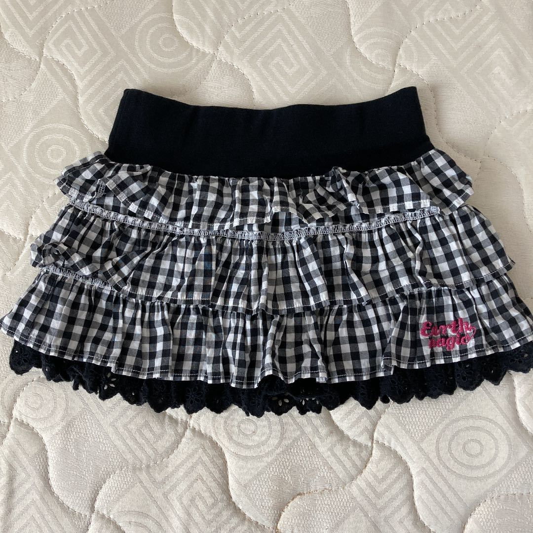 EARTHMAGIC フリルスカート/130(130（125～134cm）)｜売買されたオークション情報、yahooの商品情報をアーカイブ公開 - オークファン（aucfan.com）