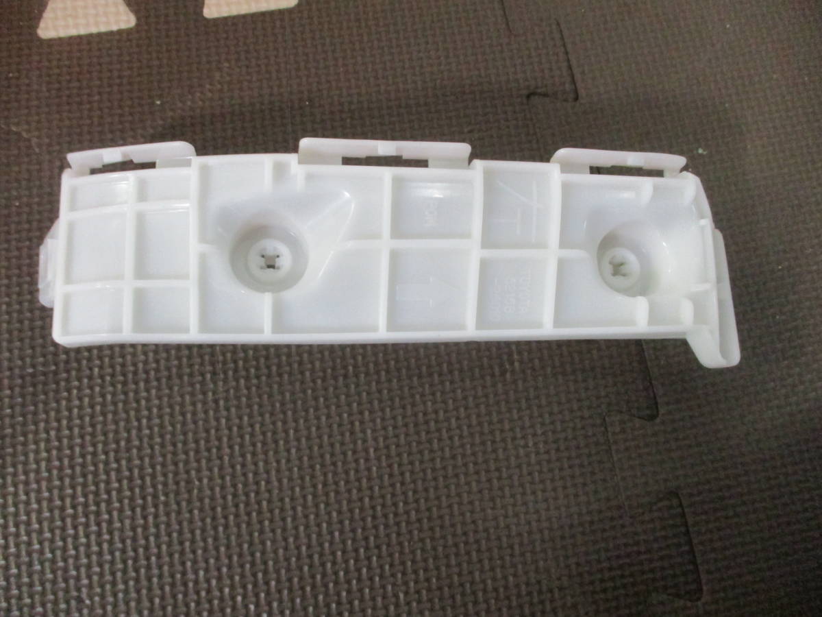 200系 トヨタTRH214WハイエースワゴンKDH206リアバンパー左サポート左側52158-26010リヤバンパー リテーナー 即日発送 ...