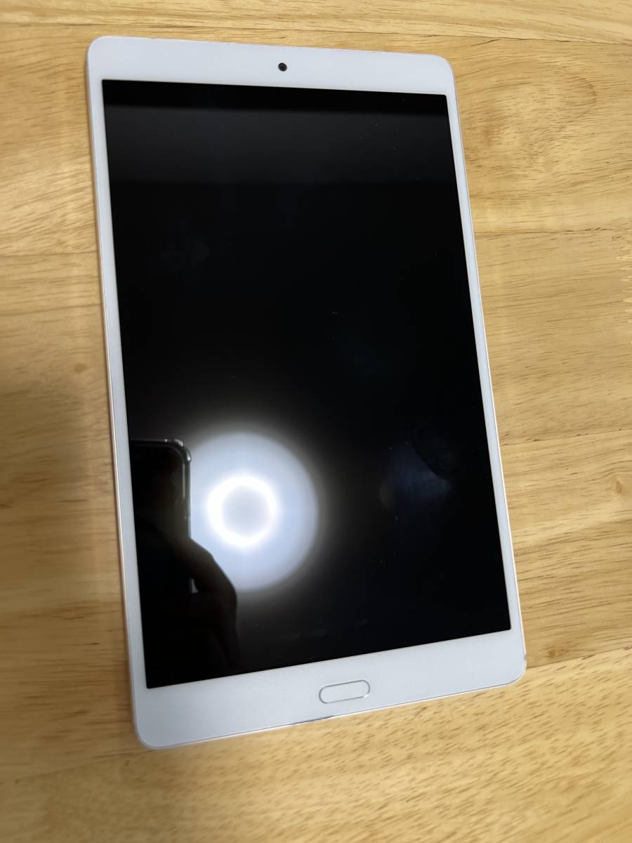 docomo d-01j gold(本体)｜売買されたオークション情報、yahooの商品情報をアーカイブ公開 - オークファン（aucfan.com）