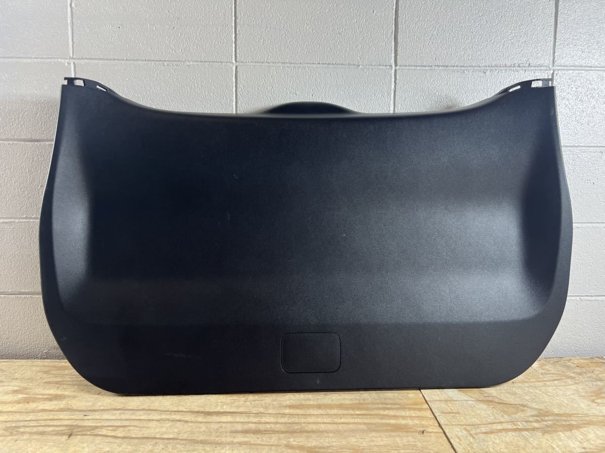 R407817 ノア ヴォクシー ZRR80 純正 バックドアトリム 67750-28160(トヨタ用)｜売買されたオークション情報 ...