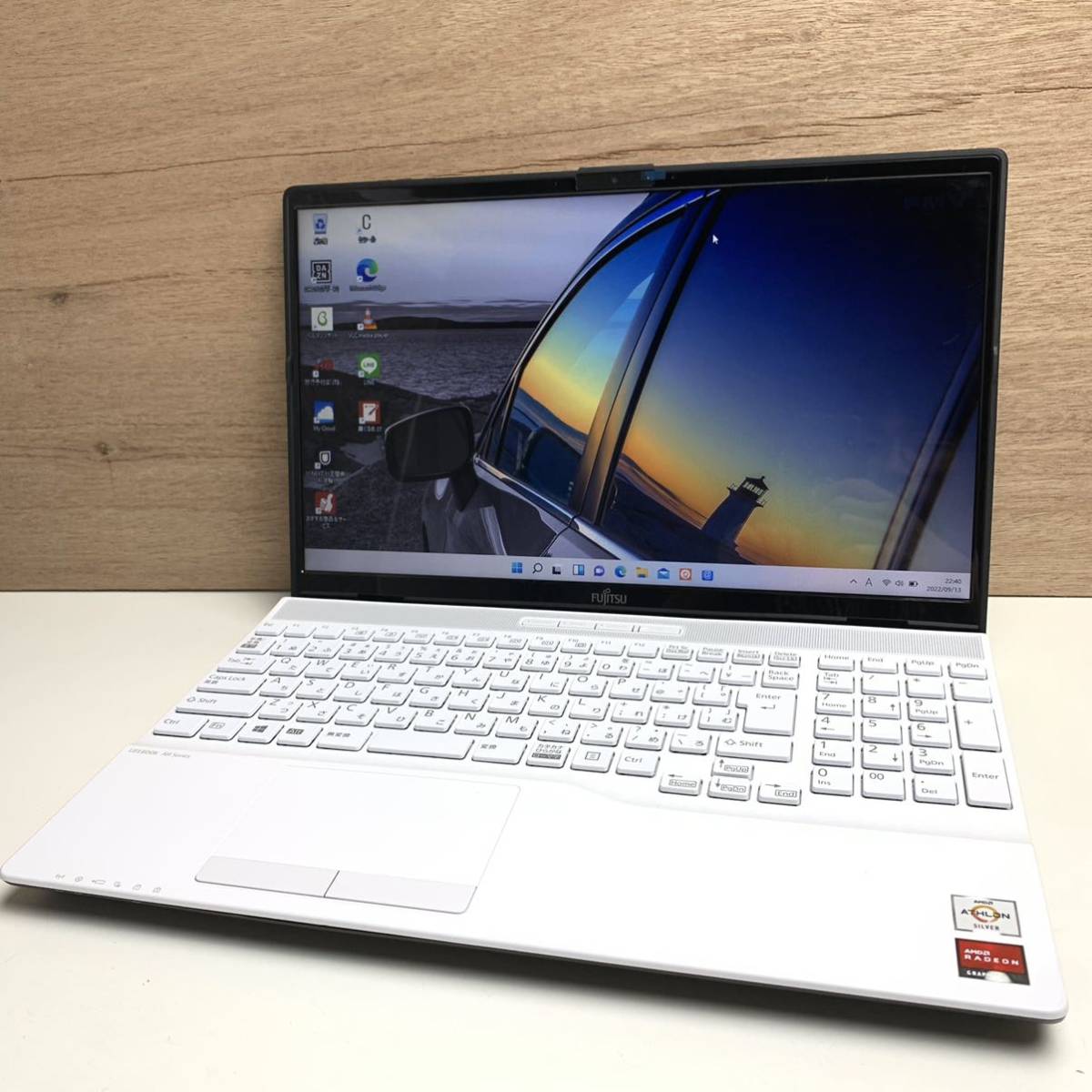 超美品♪AMD Athlo Silver 3050U M.2-SSD256GB 富士通 AH40/D3 メモリ8GB カメラ WIN11 office2019｜富士通