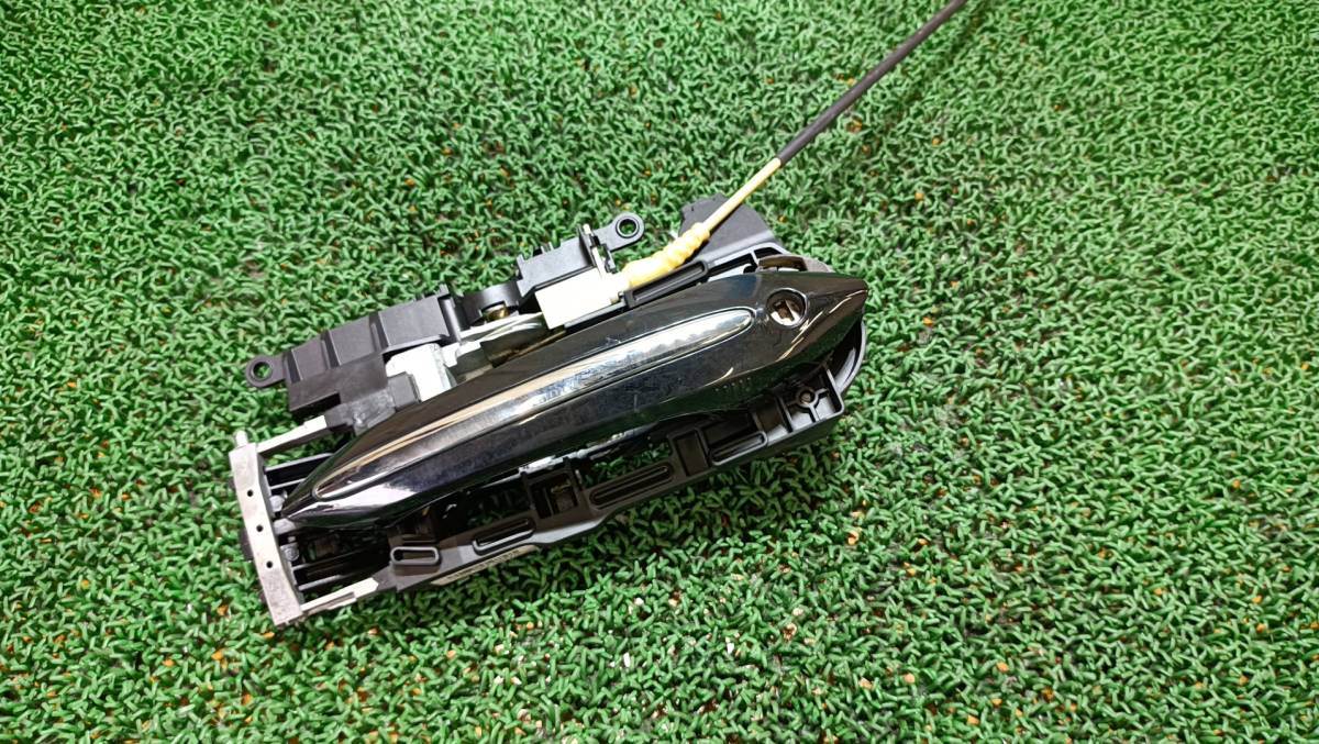 BMW フロントドアアウターハンドル 右 528i F10 DBA-FR30 H22年 走行133905㎞ 51217265082 ...