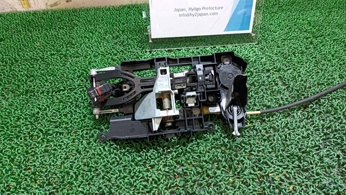 BMW フロントドアアウターハンドル 右 528i F10 DBA-FR30 H22年 走行133905㎞ 51217265082 ...
