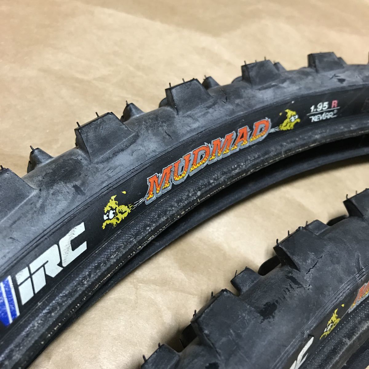 90年代ビンテージ IRC MUDMAD タイヤ 26×1.95 F&R SUNTOUR xtr bridgestone ritchey ...