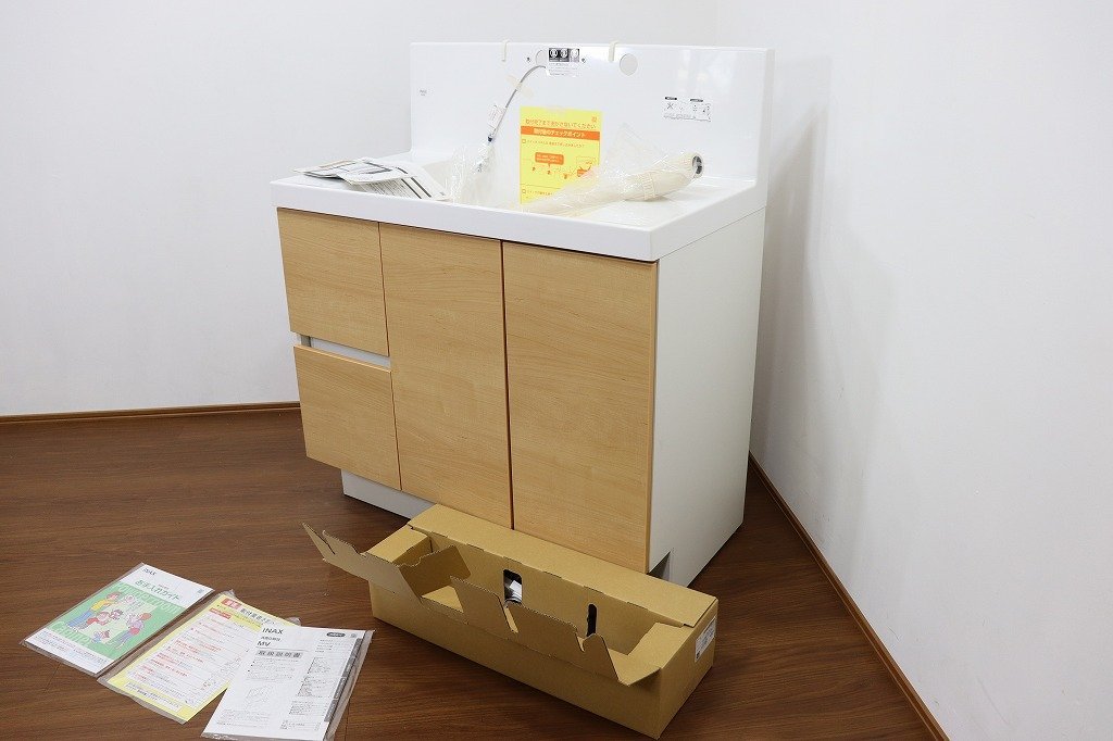 埼玉発 S5262 LIXIL/INAX 洗面化粧台 エルシィ 水栓つき W900 VJHT-905SY/LP2H(洗面台、洗面ボウル（鏡なし ...