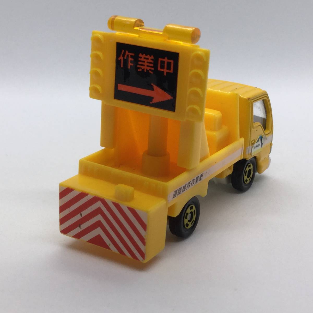 N736 トミカ ミニカー いすゞ いすず ISUZU エルフ NEXCO 自走式標識車(商用車、公用車)｜売買されたオークション情報 ...
