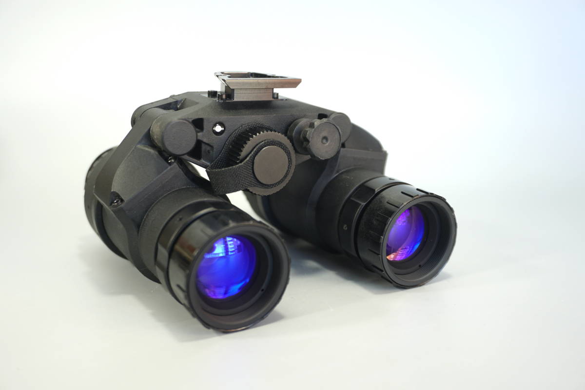 ACTinBlack Night Vision Systems DTNVG Photonis Echo 白発光色 Trijicon ...