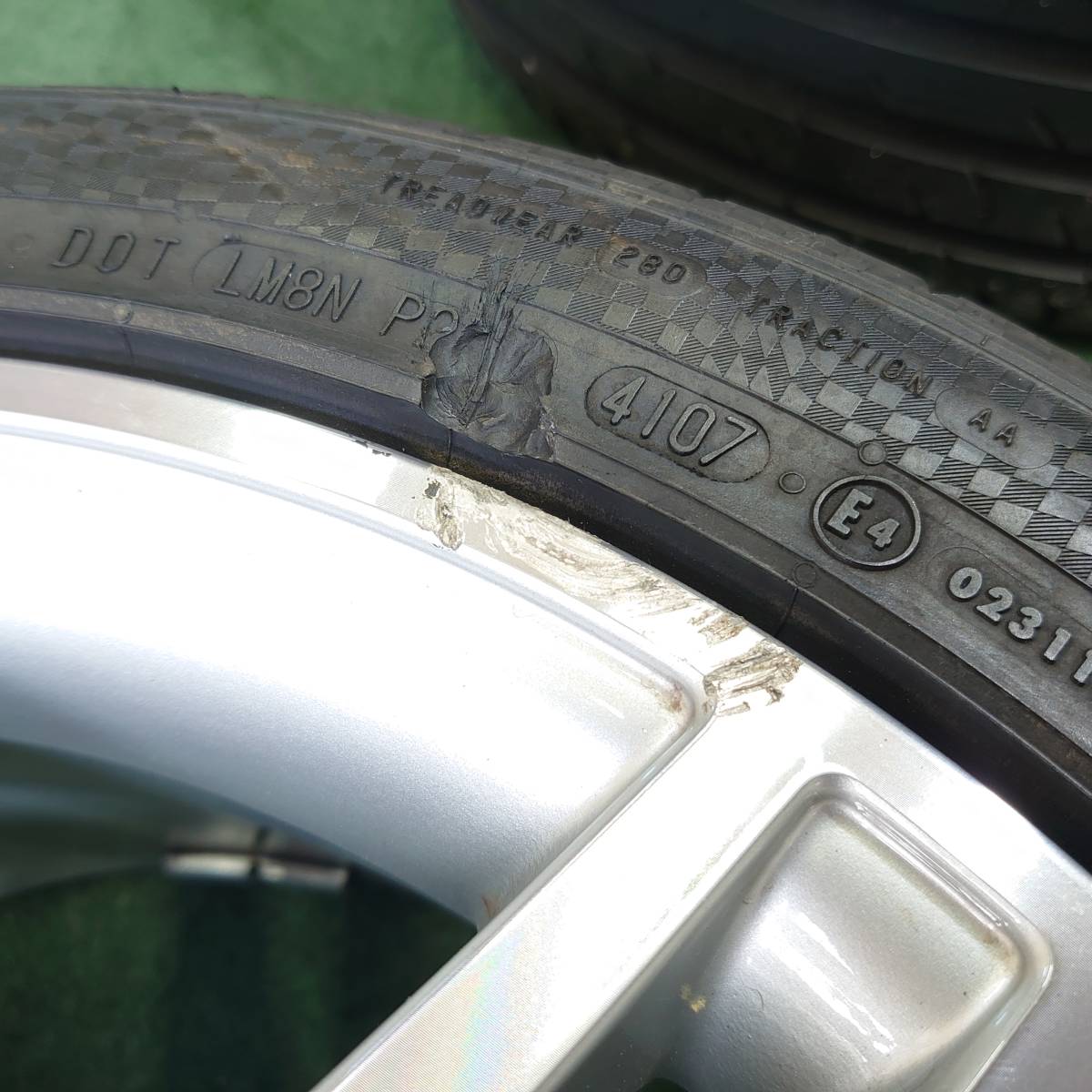 J93 メルセデス ベンツ純正 AMG W204 Cクラス 17X7.5J+47 17X8.5J+58 バリ溝 225/45R17 245/40R17 A2044014502 ...