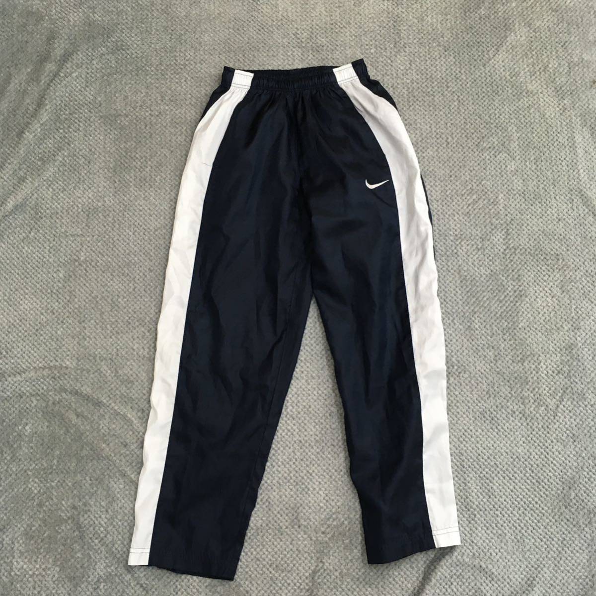 1円出品 NIKE ナイキ ジャージパンツ ポリエステル サイドライン スウッシュ すウォッシュ サイズS ネイビー レディース ボトムス A5(パンツ)｜売買されたオークション情報 ...