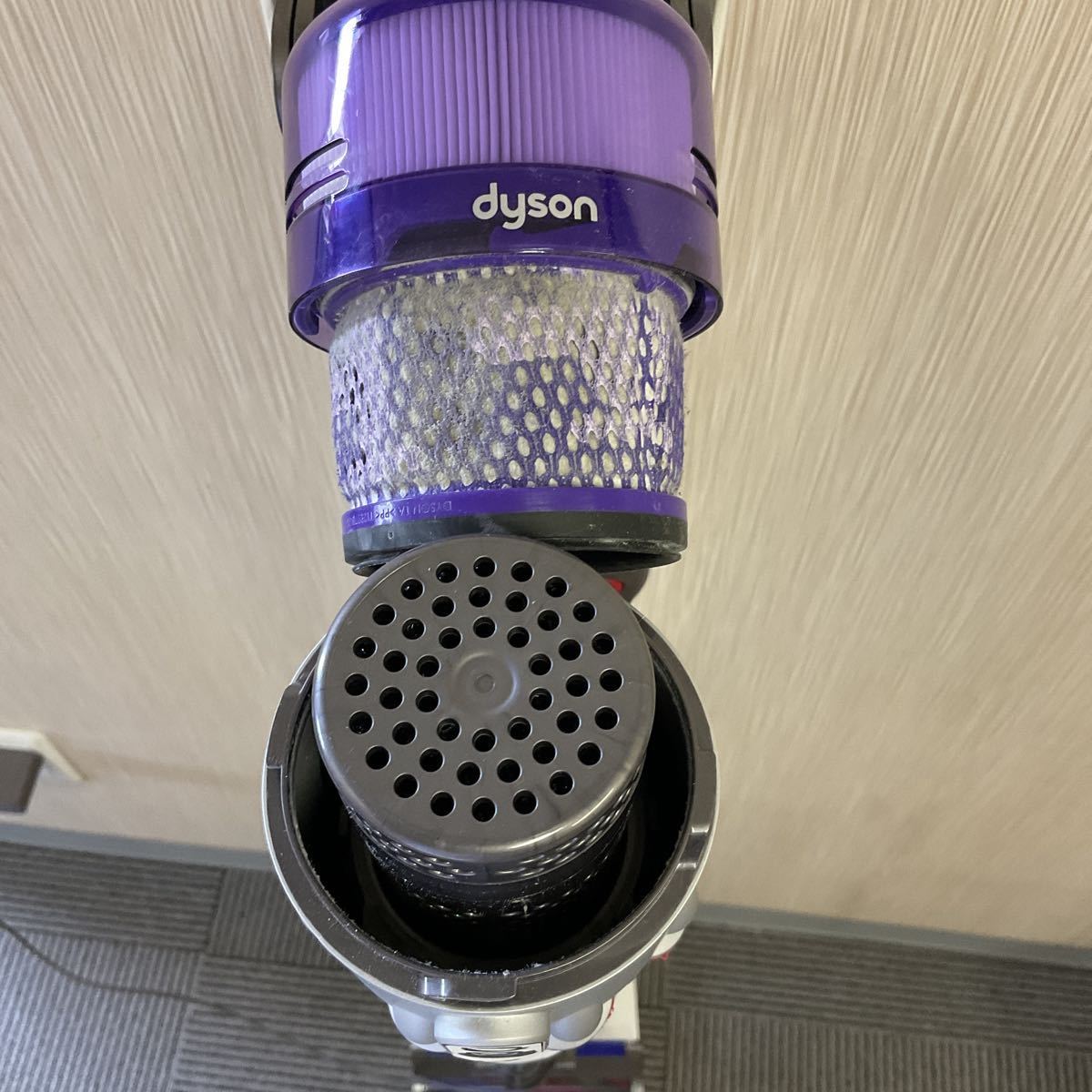 KM83-170 dyson ダイソン コードレスクリーナー P7V-JP-PKB1643A スタンド付き 通電(ダイソン)｜売買された ...