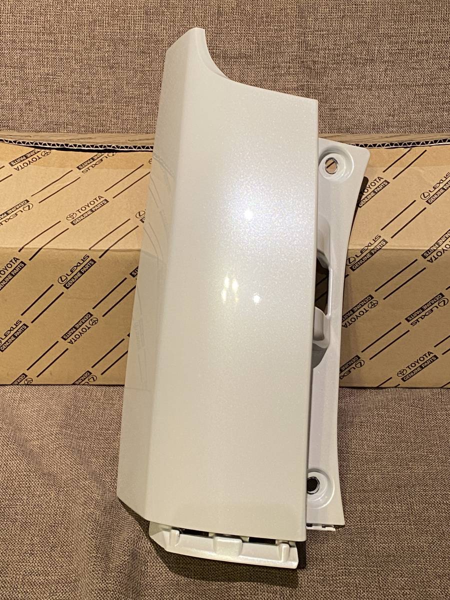 ZRR80W ノア エスクァイア VOXY 純正 リアバンパー アッパーカバー 左 070 パール ホワイト 52166-28010-A0 白 ...
