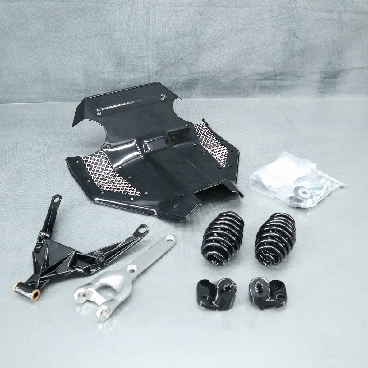 ハーレー 純正オプション 52100029 ソフテイル 18- スプリングサドル シート インストールキット FLSL FXBB ...