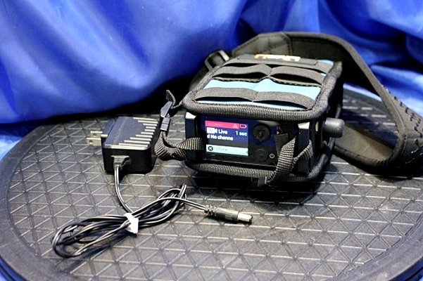 LiveU HDライブ中継システム モバイル中継装置 LiveU LU200 LU200-SVB 小型送信機 45990Y(プロ用、業務用 ...