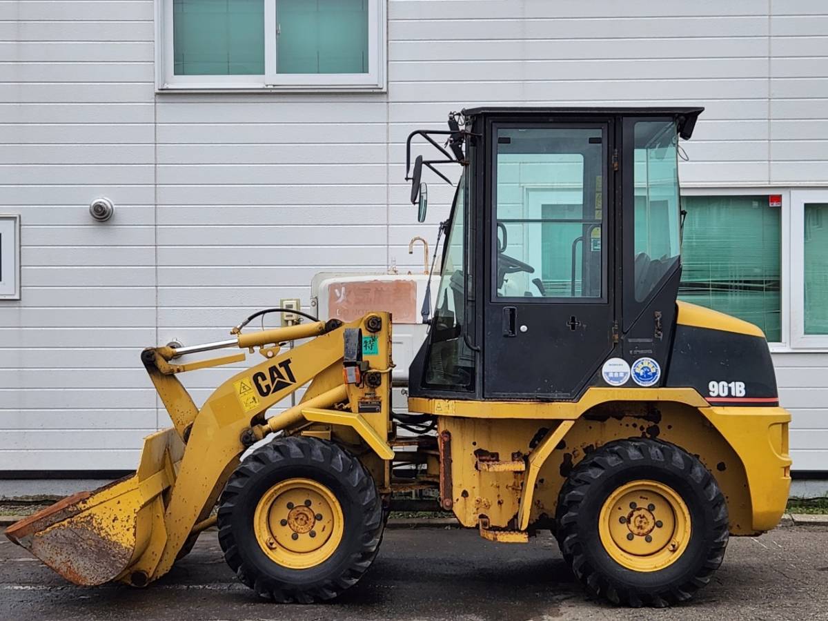 釧路発 ミニホイールローダー CAT 型式 901B ディーゼル車 キャビン付 馬力 30PS メーター表示3023.1h 販売証明書 売切(建設機械、重機)｜売買されたオークション情報 ...