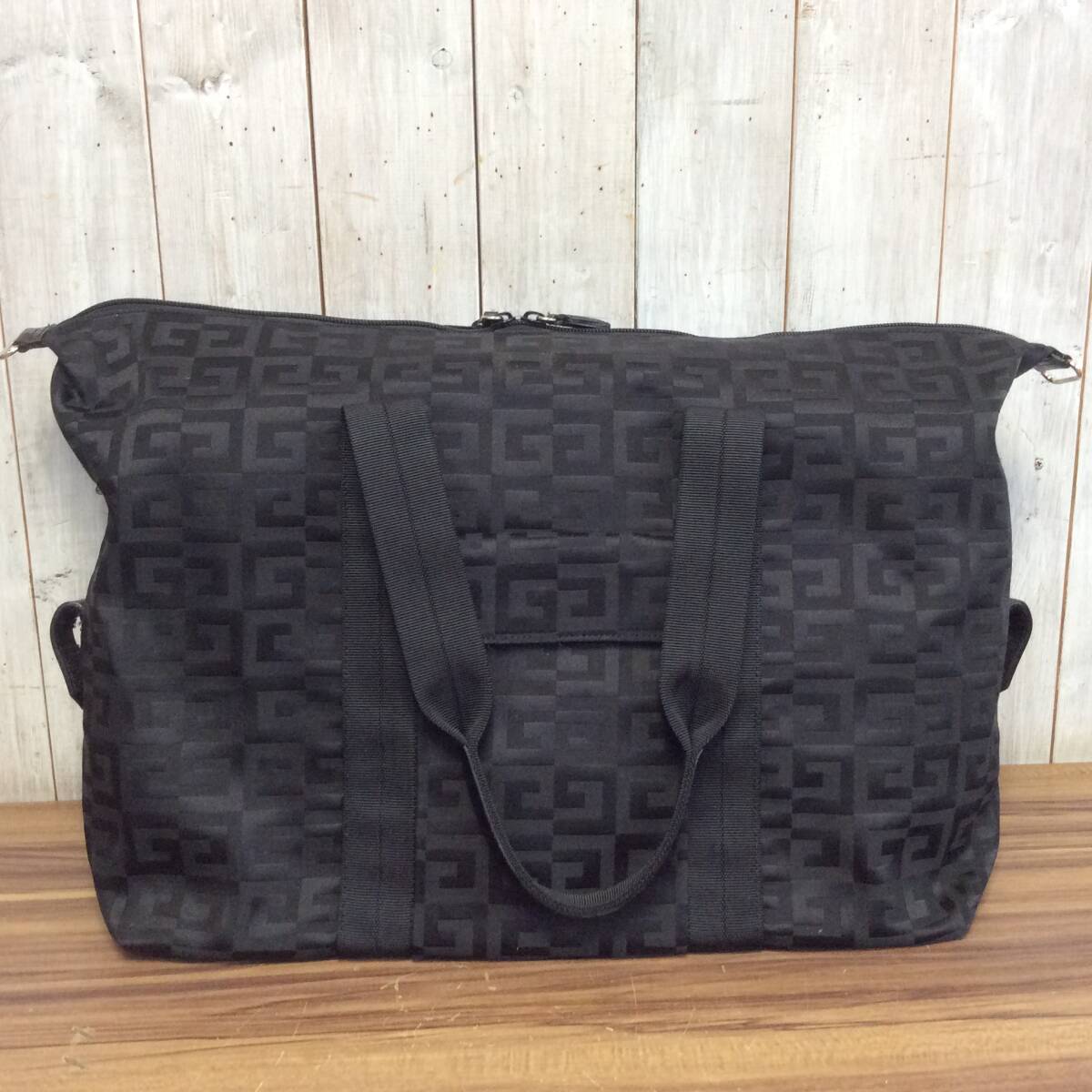 MH-7736 品 GIVENCHY ジバンシー GGロゴ ライセンス 日本製 ボストンバッグ ショルダーなし(女性用)｜売買されたオークション情報、yahooの商品情報をアーカイブ公開 ...