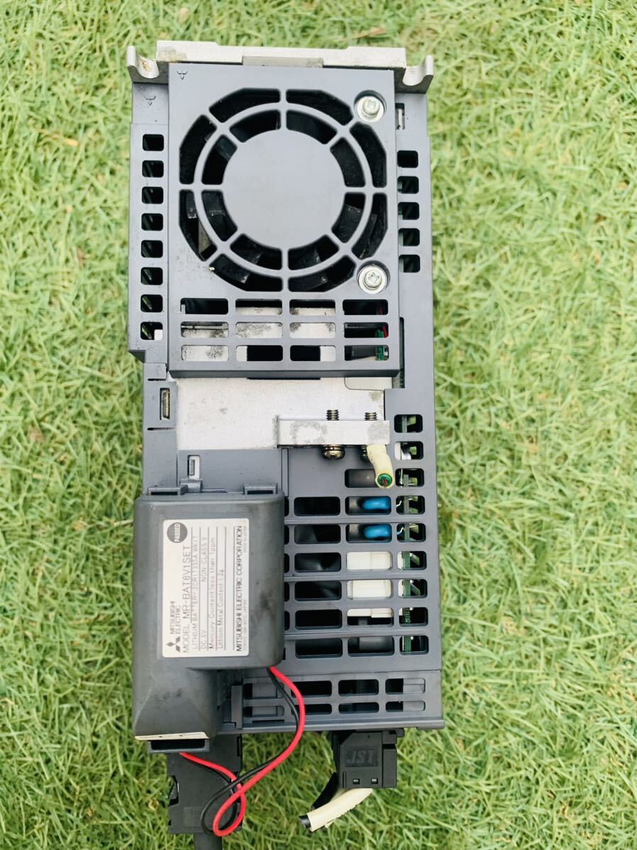 MODEL MR-J4-200B POWER : 2kW INPUT : 3AC/AC200-240V 10. 5A/15. 8A 50 ...