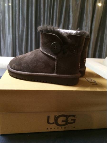 UGG店舗購入 MINI BAILEY BUTTO 16㎝(UGG オーストラリア)｜売買されたオークション情報、yahooの商品情報をアーカイブ公開 - オークファン（aucfan.com）
