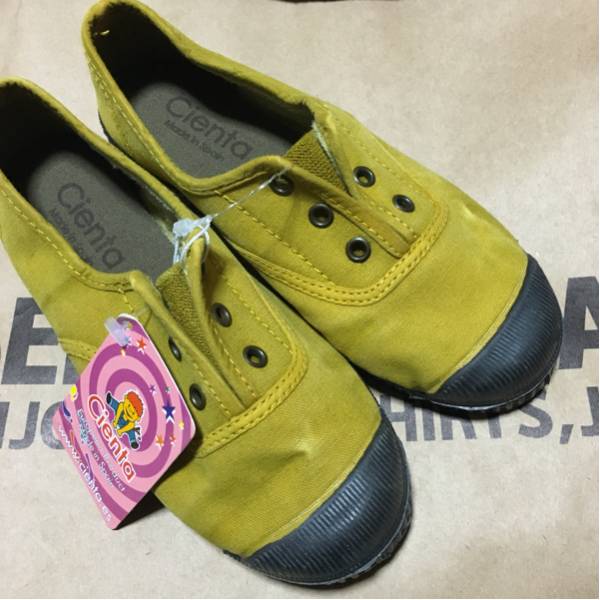 cienta スリッポン 19cm イエロー シエンタ(19cm～)｜売買されたオークション情報、yahooの商品情報をアーカイブ公開 - オークファン（aucfan.com）