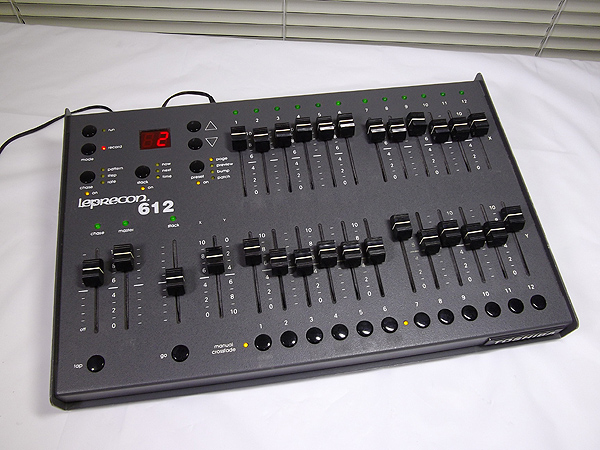 舞台照明演出 Leprecon LP-612 調光コントローラー 調光卓 レプリコン 12ch DMX(レコーディング、PA機器)｜売買された ...