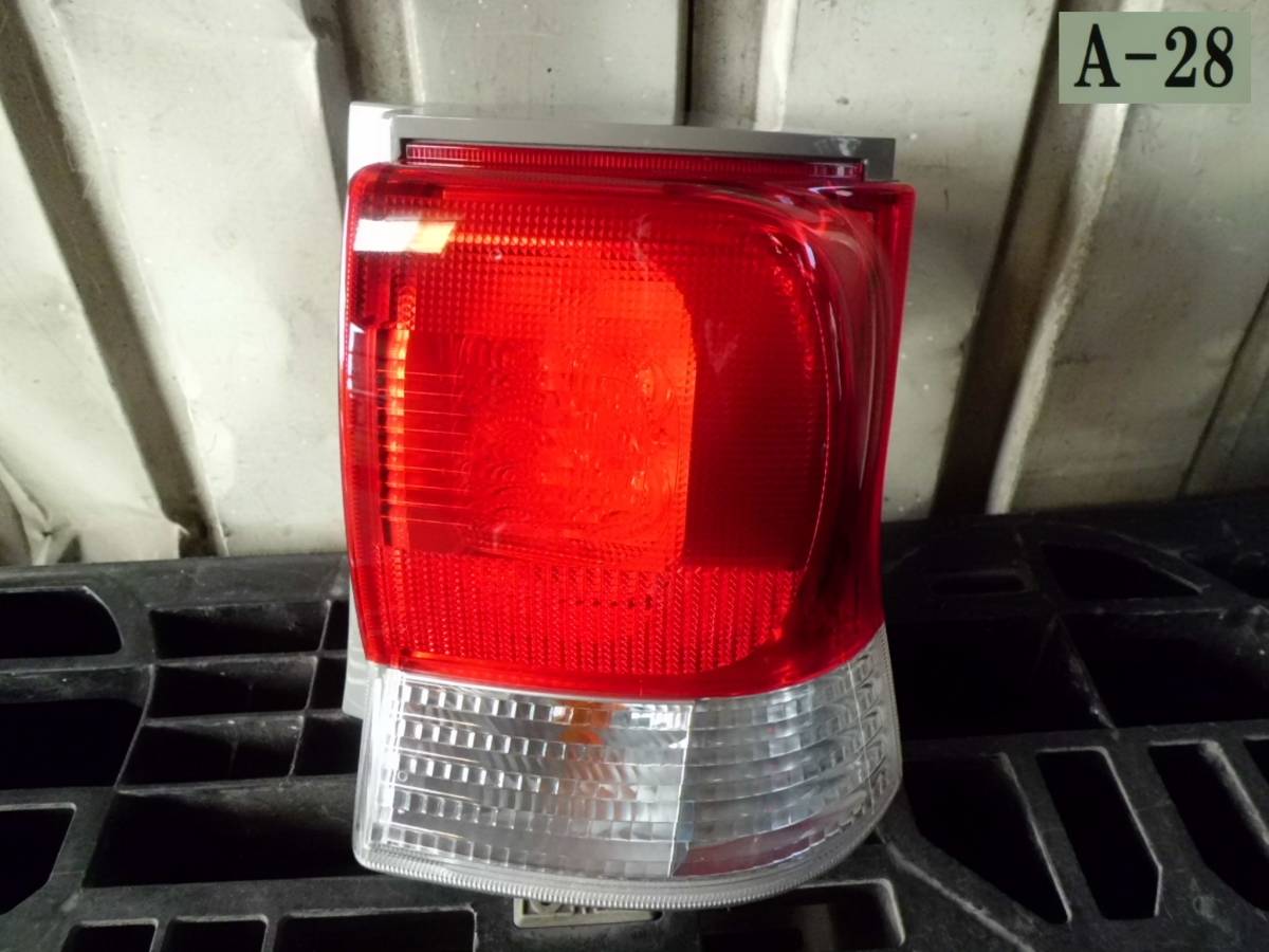 Q9Q9 L375S タント 後期 純正 右 LED テールライト テールランプ ICHIKOH D109 R H24年式 X07 ...