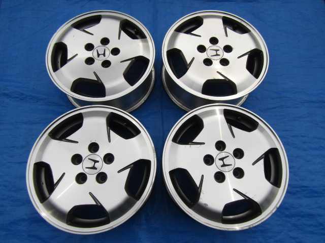 ホンダ オデッセイ RA純正アルミホイール 16x6.5J 55 W-116(純正品)｜売買されたオークション情報、yahooの商品情報をアーカイブ公開 - オークファン（aucfan.com）