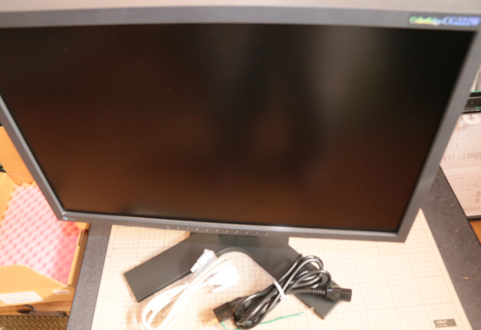 EIZO 液晶モニター Color Edge CG222W 使用時間2107Hr(22インチ～)｜売買されたオークション情報、yahooの商品 ...