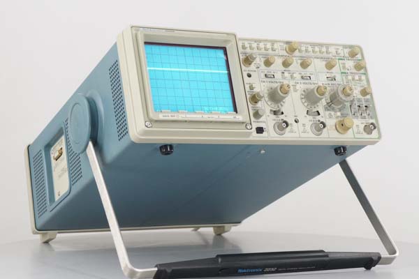 DW Tektronix 2232 DIGITAL STORAGE OSCILLOSCOPE 100MHz デジタルストレージオシロスコープ ...
