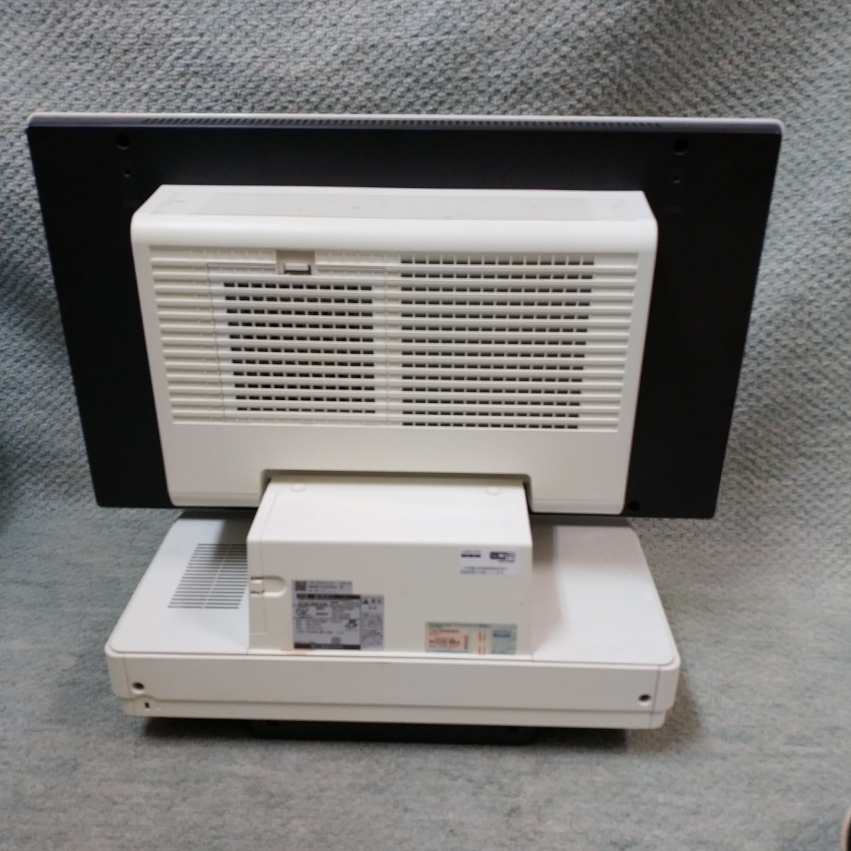 FUJITSU 富士通 LX70Y/D FMVLX70YD Core2Duo 2コア/メモリ2GB/大容量500GB/22 インチ/マルチ/office/Windows xp ...