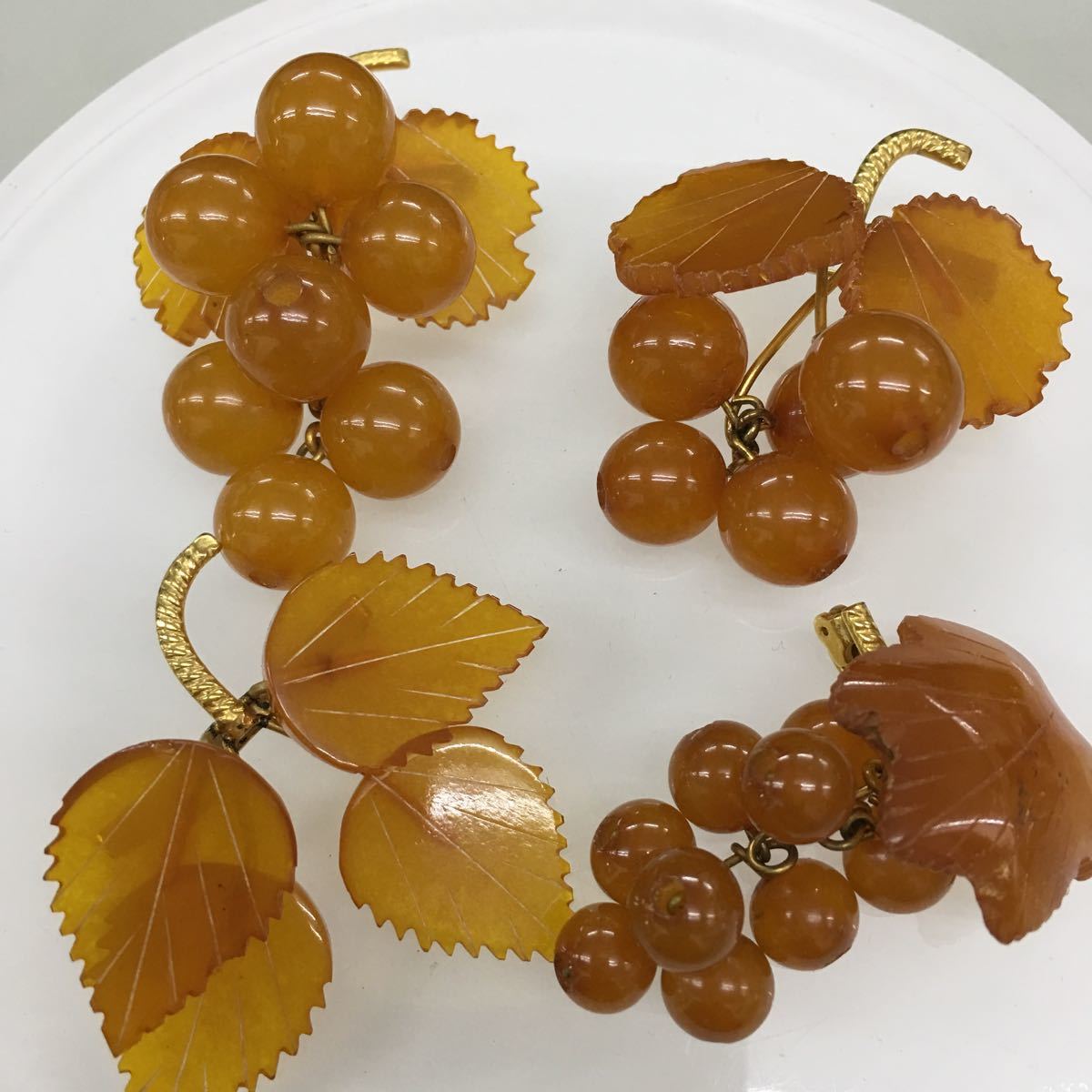 ハS2001 本鼈甲 べっ甲 葡萄デザイン等 ブローチ4点まとめて(べっ甲)｜売買されたオークション情報、yahooの商品情報をアーカイブ公開 - オークファン（aucfan.com）