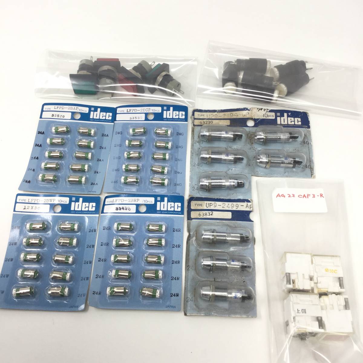 IDEC 24V LED / LFPD-2B x 40 / UP9-2499 x 8 // OMRONほか／制御盤等(LED)｜売買された ...