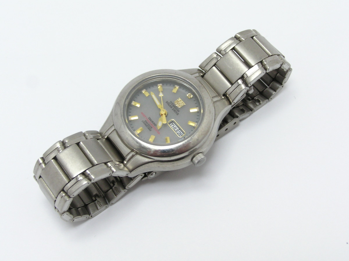 ハローカメラ 0547 エルジン ELGIN USA TITANIUM SOLOR DRIVE 100m防水 レディース ソーラー 腕時計 ...