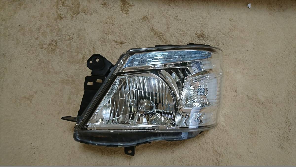 E26 NV350 キャラバン 左ヘッドランプユニット キセノン 品 H023(ヘッドライト)｜売買されたオークション情報、yahooの商品情報をアーカイブ公開 - オークファン（aucfan ...