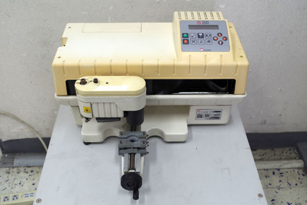 Gravograph/グラボテック 小型コンピュータ彫刻機 IS200/本体のみ 12-16S(電動工具)｜売買されたオークション情報 ...