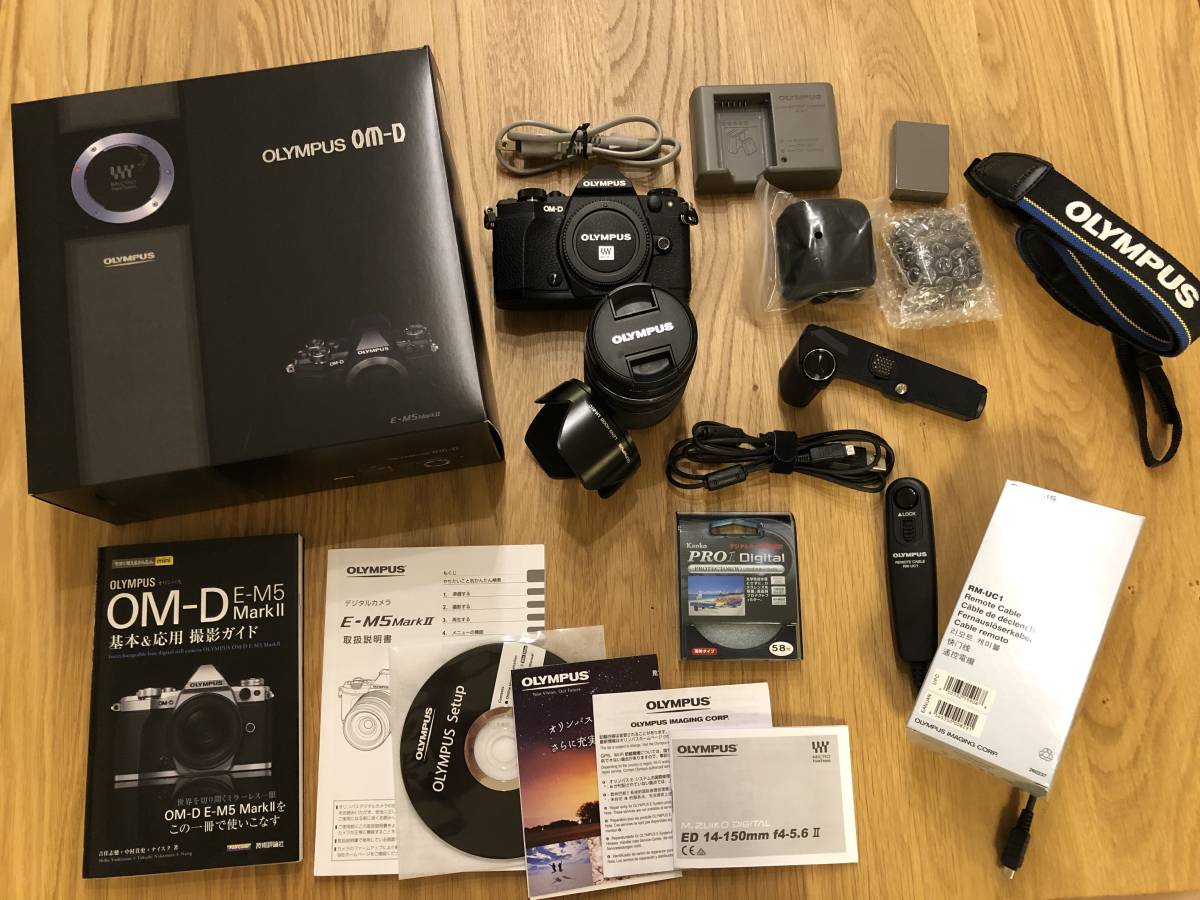 オリンパス Olympus OM-D E-M5 Mark II 14-150mm II レンズキット + カメラグリップ HLD-8G リモートケーブル RM-UC1 レンズプロテクター ...