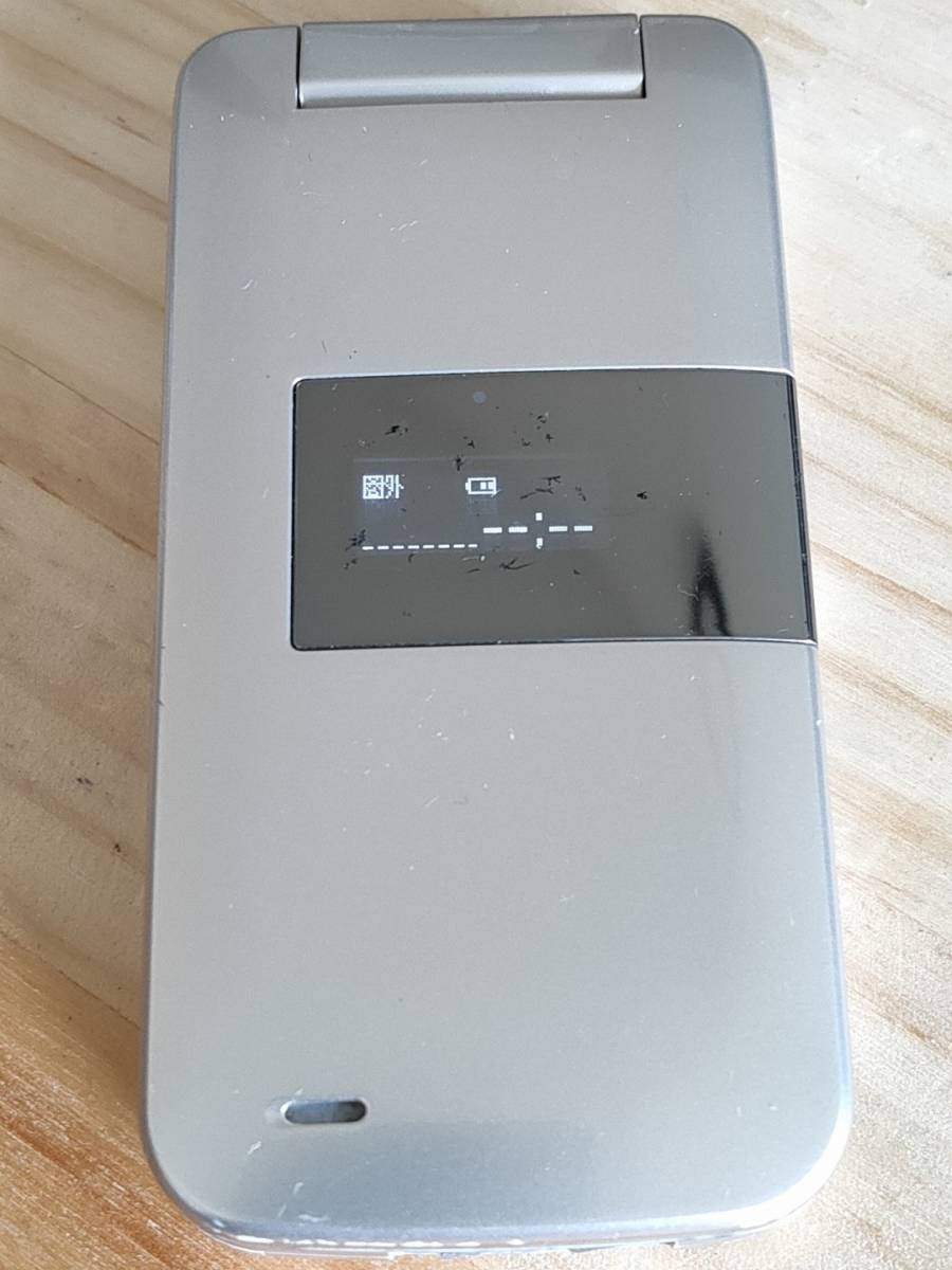 Softbank 812SH ゴールド SHARP 白ロム(携帯電話)｜売買されたオークション情報、yahooの商品情報をアーカイブ公開 ...