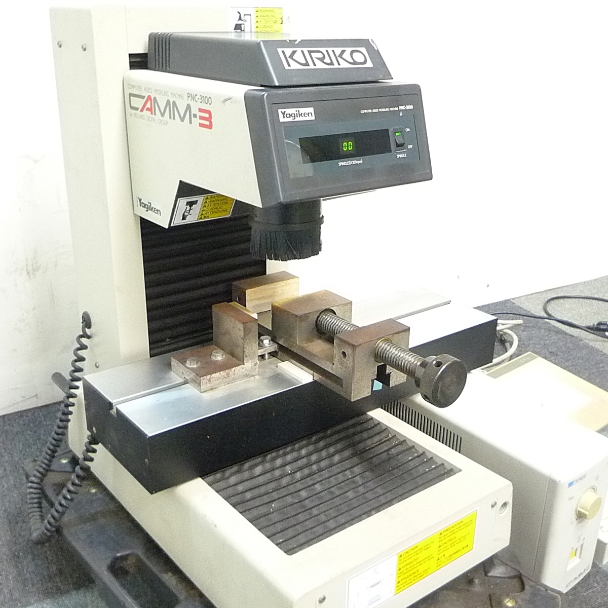 モデリングマシン ローランド CAMM-3 PNC-3100 3D 3次元加工 3Dプロッター 立体彫刻機 卓上 Roland(フライス盤 ...