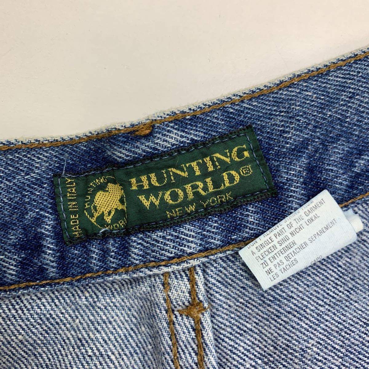 ハンティングワールド HUNTING WORLD デニムジーンズ ジーパン 色落ち薄め やや細身のシルエット感 W28 Ja540(その他 ...